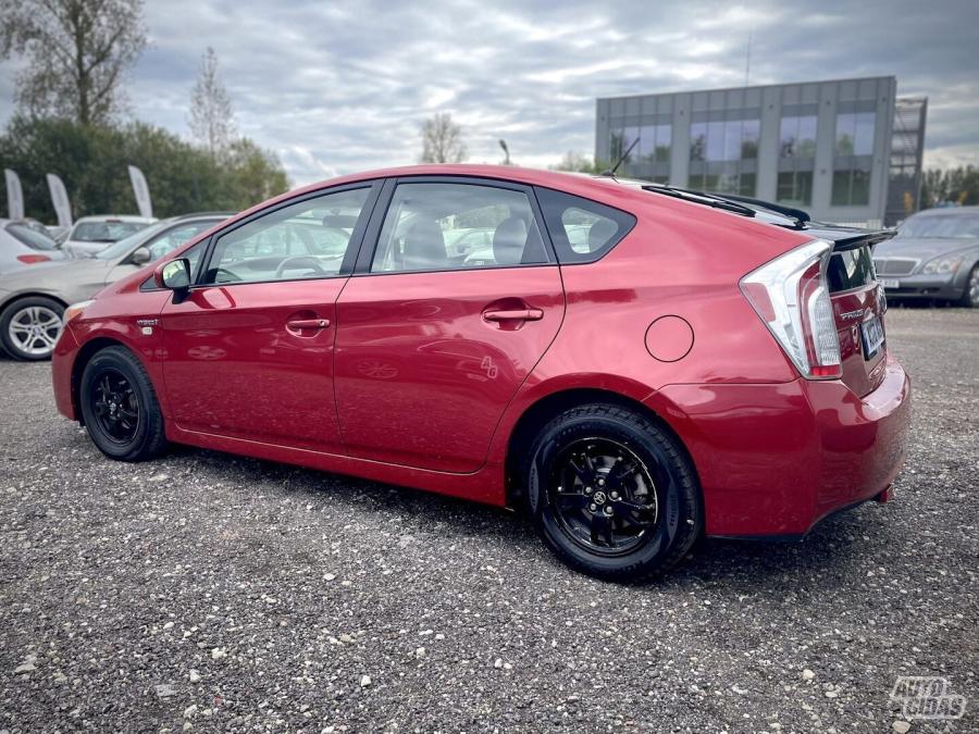 Toyota Prius 2012 Viļņa, ar dzinēja tilpumu 1.80 L un nobraukumu 297 tūkst. km par 7999 €, foto 4 vietnē AUTOMOTO.COM.LV