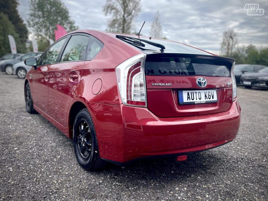 Toyota Prius 2012 Viļņa, ar dzinēja tilpumu 1.80 L un nobraukumu 297 tūkst. km par 7999 €, foto 5 vietnē AUTOMOTO.COM.LV