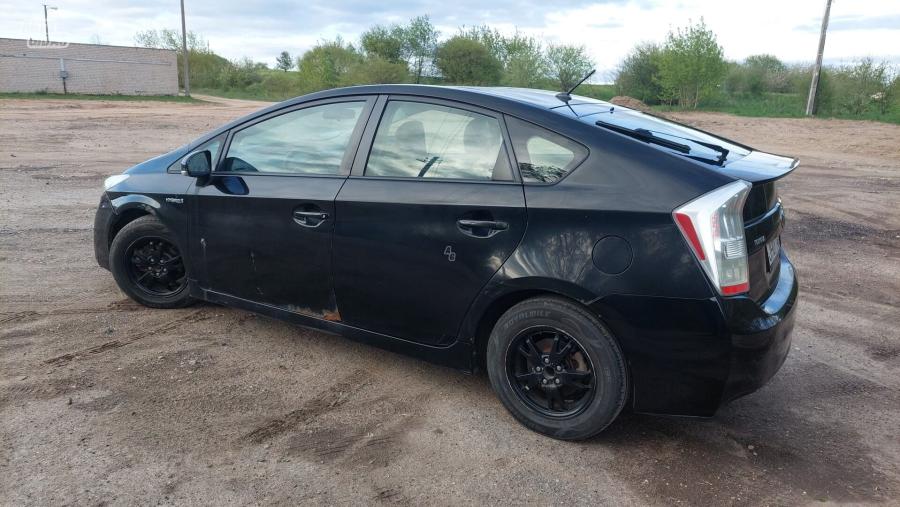 Toyota Prius 2012 in Zarasai, with an engine capacity of 1.80 L and mileage of 3825 thousand km for 3499 €, photo 6 on AUTOMOTO.COM.LV