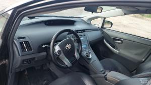 Toyota Prius 2012 in Zarasai, with an engine capacity of 1.80 L and mileage of 3825 thousand km for 3499 €, photo 8 on AUTOMOTO.COM.LV