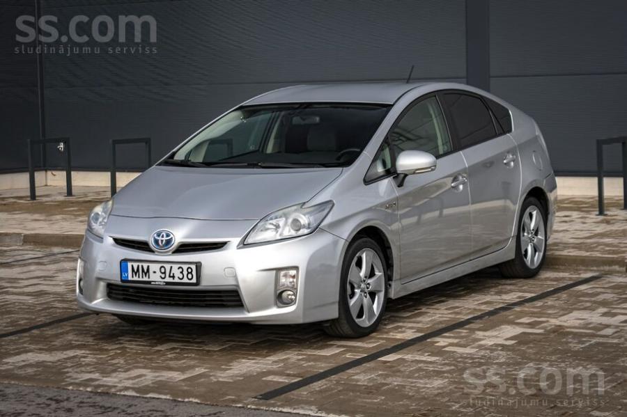 Toyota Prius 2012 in Riga, with an engine capacity of 1.80 L and mileage of 0 thousand km for 6700 €, photo 1 on AUTOMOTO.COM.LV
