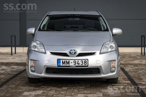 Toyota Prius 2012 in Riga, with an engine capacity of 1.80 L and mileage of 0 thousand km for 6700 €, photo 2 on AUTOMOTO.COM.LV