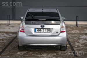 Toyota Prius 2012 in Riga, with an engine capacity of 1.80 L and mileage of 0 thousand km for 6700 €, photo 6 on AUTOMOTO.COM.LV