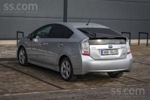 Toyota Prius 2012 in Riga, with an engine capacity of 1.80 L and mileage of 0 thousand km for 6700 €, photo 7 on AUTOMOTO.COM.LV