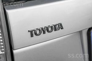 Toyota Prius 2012 in Riga, with an engine capacity of 1.80 L and mileage of 0 thousand km for 6700 €, photo 8 on AUTOMOTO.COM.LV