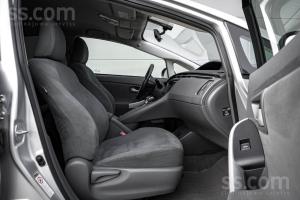 Toyota Prius 2012 in Riga, with an engine capacity of 1.80 L and mileage of 0 thousand km for 6700 €, photo 13 on AUTOMOTO.COM.LV