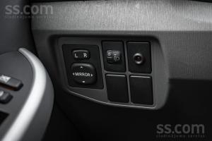 Toyota Prius 2012 in Riga, with an engine capacity of 1.80 L and mileage of 0 thousand km for 6700 €, photo 18 on AUTOMOTO.COM.LV