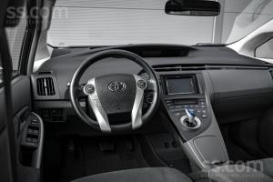 Toyota Prius 2012 in Riga, with an engine capacity of 1.80 L and mileage of 0 thousand km for 6700 €, photo 19 on AUTOMOTO.COM.LV