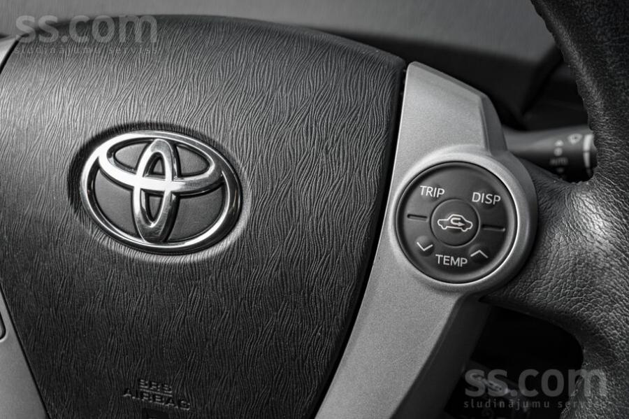Toyota Prius 2012 in Riga, with an engine capacity of 1.80 L and mileage of 0 thousand km for 6700 €, photo 23 on AUTOMOTO.COM.LV
