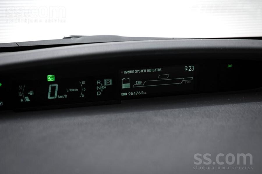 Toyota Prius 2012 in Riga, with an engine capacity of 1.80 L and mileage of 0 thousand km for 6700 €, photo 30 on AUTOMOTO.COM.LV