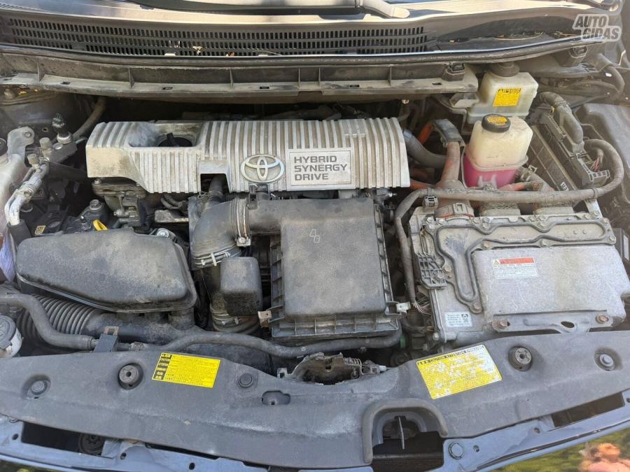 Toyota Prius 2012 in Kaunas, with an engine capacity of 1.80 L and mileage of 285 thousand km for 4950 €, photo 13 on AUTOMOTO.COM.LV