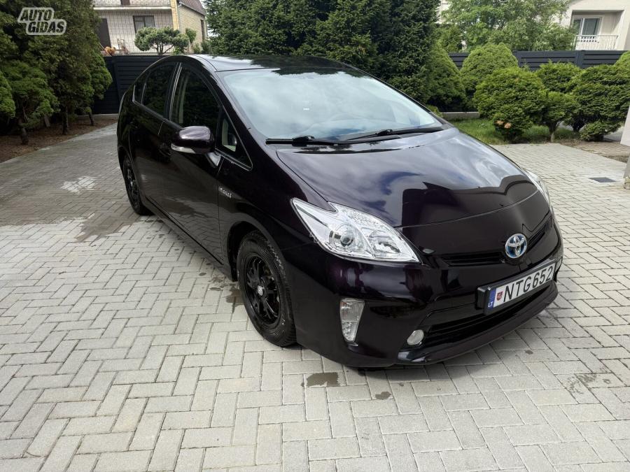Toyota Prius 2012 Viļņa, ar dzinēja tilpumu 1.80 L un nobraukumu 215 tūkst. km par 7600 €, foto 4 vietnē AUTOMOTO.COM.LV