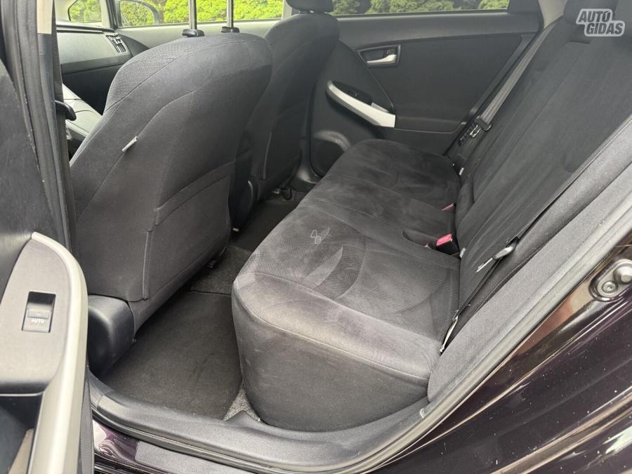 Toyota Prius 2012 Viļņa, ar dzinēja tilpumu 1.80 L un nobraukumu 215 tūkst. km par 7600 €, foto 15 vietnē AUTOMOTO.COM.LV