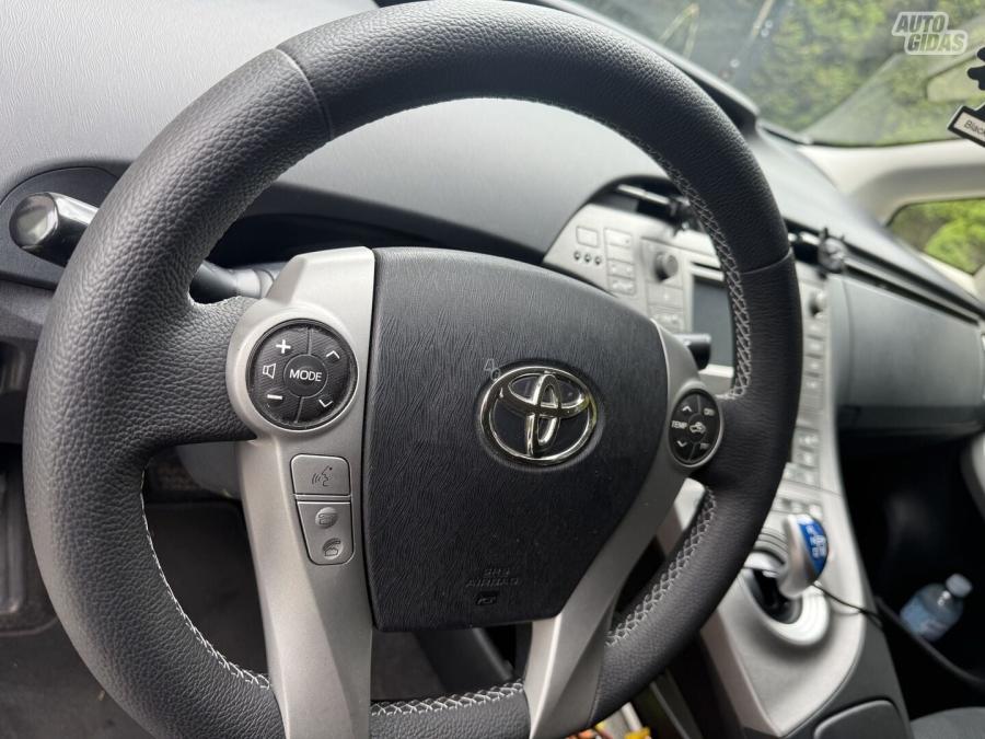 Toyota Prius 2012 Viļņa, ar dzinēja tilpumu 1.80 L un nobraukumu 215 tūkst. km par 7600 €, foto 18 vietnē AUTOMOTO.COM.LV