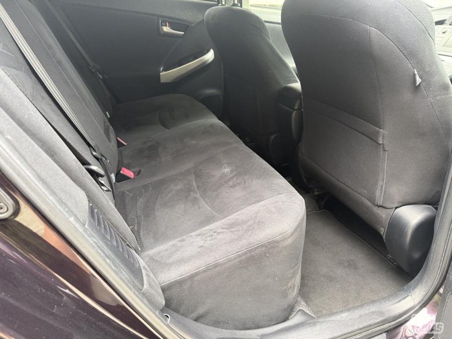 Toyota Prius 2012 Viļņa, ar dzinēja tilpumu 1.80 L un nobraukumu 215 tūkst. km par 7600 €, foto 20 vietnē AUTOMOTO.COM.LV