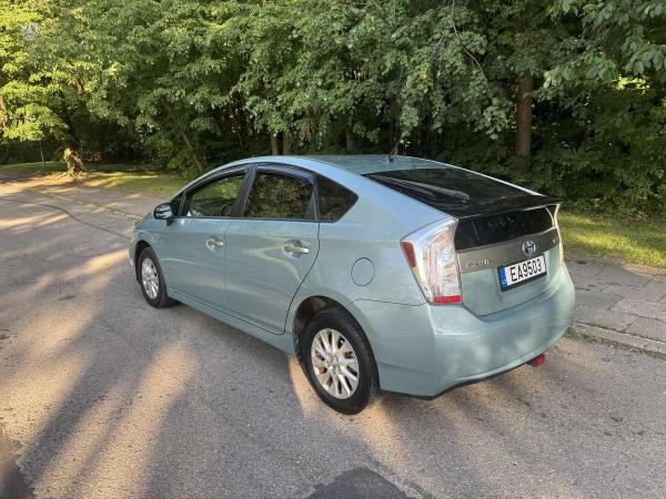 Toyota Prius 2012 Viļņa, ar dzinēja tilpumu 1.80 L un nobraukumu 243 tūkst. km par 7000 €, foto 6 vietnē AUTOMOTO.COM.LV
