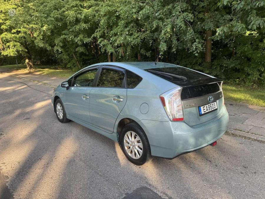 Toyota Prius 2012 Viļņa, ar dzinēja tilpumu 1.80 L un nobraukumu 243 tūkst. km par 7000 €, foto 7 vietnē AUTOMOTO.COM.LV