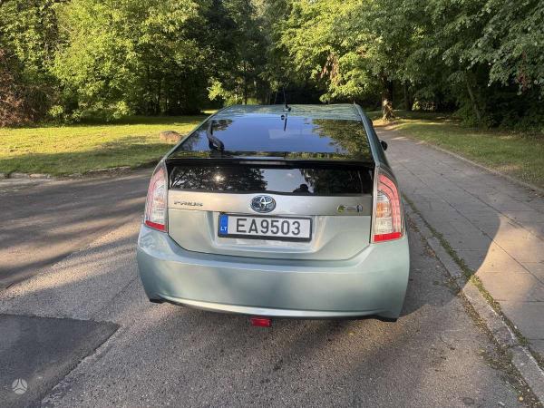 Toyota Prius 2012 Viļņa, ar dzinēja tilpumu 1.80 L un nobraukumu 243 tūkst. km par 7000 €, foto 7 vietnē AUTOMOTO.COM.LV