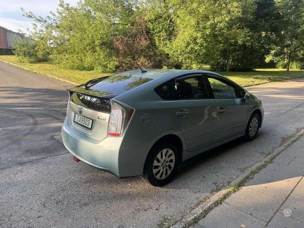 Toyota Prius 2012 Viļņa, ar dzinēja tilpumu 1.80 L un nobraukumu 243 tūkst. km par 7000 €, foto 8 vietnē AUTOMOTO.COM.LV