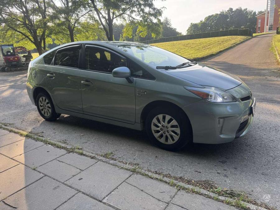 Toyota Prius 2012 Viļņa, ar dzinēja tilpumu 1.80 L un nobraukumu 243 tūkst. km par 7000 €, foto 10 vietnē AUTOMOTO.COM.LV