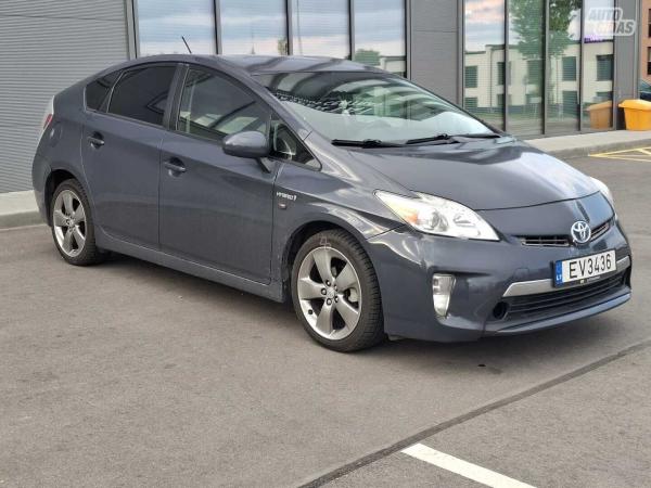 Toyota Prius 2013 Viļņa, ar dzinēja tilpumu 1.80 L un nobraukumu 145 tūkst. km par 6950 €, foto 2 vietnē AUTOMOTO.COM.LV