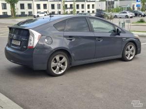 Toyota Prius 2013 in Vilnius, with an engine capacity of 1.80 L and mileage of 145 thousand km for 6950 €, photo 4 on AUTOMOTO.COM.LV