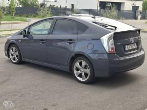 Toyota Prius 2013 in Vilnius, with an engine capacity of 1.80 L and mileage of 145 thousand km for 6950 €, photo 5 on AUTOMOTO.COM.LV