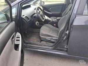 Toyota Prius 2013 in Vilnius, with an engine capacity of 1.80 L and mileage of 145 thousand km for 6950 €, photo 6 on AUTOMOTO.COM.LV