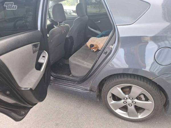 Toyota Prius 2013 Viļņa, ar dzinēja tilpumu 1.80 L un nobraukumu 145 tūkst. km par 6950 €, foto 10 vietnē AUTOMOTO.COM.LV