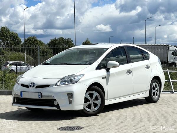 Toyota Prius 2013 in Taurage, with an engine capacity of 1.80 L and mileage of 273 thousand km for 7600 €, photo 1 on AUTOMOTO.COM.LV