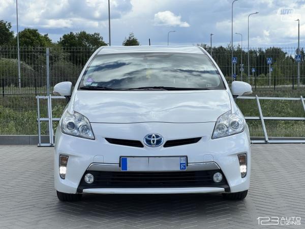 Toyota Prius 2013 in Taurage, with an engine capacity of 1.80 L and mileage of 273 thousand km for 7600 €, photo 3 on AUTOMOTO.COM.LV