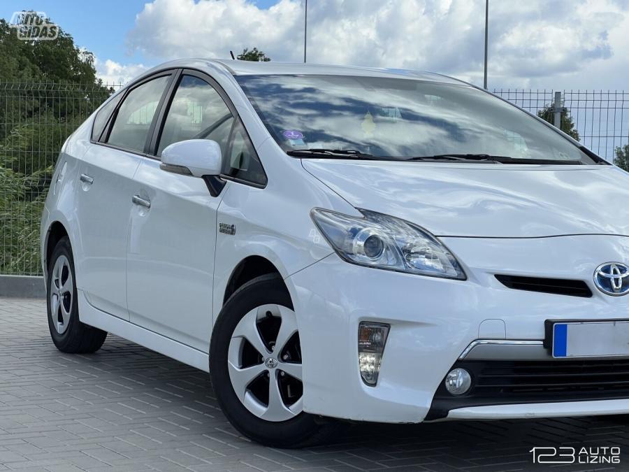 Toyota Prius 2013 in Taurage, with an engine capacity of 1.80 L and mileage of 273 thousand km for 7600 €, photo 6 on AUTOMOTO.COM.LV