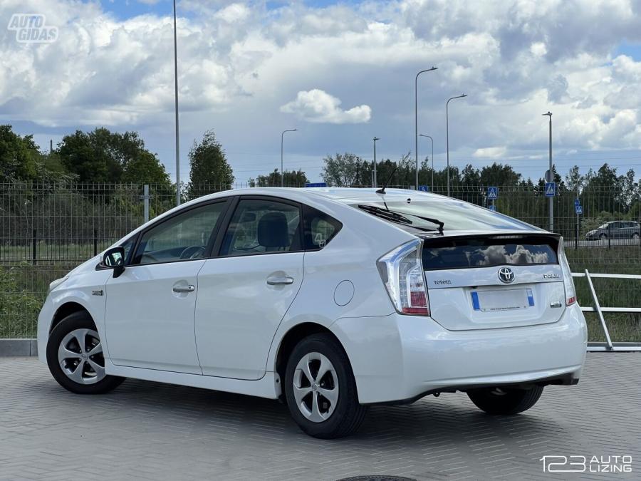 Toyota Prius 2013 in Taurage, with an engine capacity of 1.80 L and mileage of 273 thousand km for 7600 €, photo 7 on AUTOMOTO.COM.LV