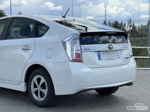 Toyota Prius 2013 in Taurage, with an engine capacity of 1.80 L and mileage of 273 thousand km for 7600 €, photo 8 on AUTOMOTO.COM.LV