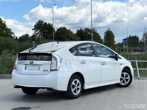 Toyota Prius 2013 in Taurage, with an engine capacity of 1.80 L and mileage of 273 thousand km for 7600 €, photo 9 on AUTOMOTO.COM.LV