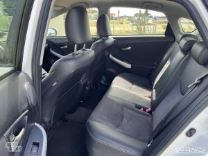 Toyota Prius 2013 in Taurage, with an engine capacity of 1.80 L and mileage of 273 thousand km for 7600 €, photo 12 on AUTOMOTO.COM.LV