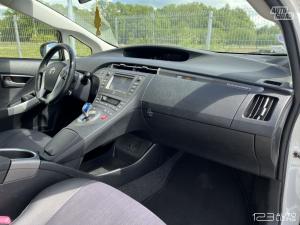 Toyota Prius 2013 in Taurage, with an engine capacity of 1.80 L and mileage of 273 thousand km for 7600 €, photo 13 on AUTOMOTO.COM.LV