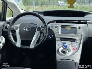Toyota Prius 2013 in Taurage, with an engine capacity of 1.80 L and mileage of 273 thousand km for 7600 €, photo 15 on AUTOMOTO.COM.LV