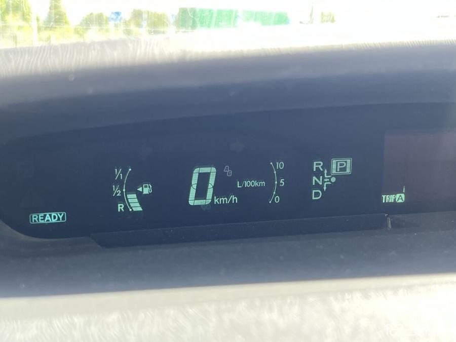Toyota Prius 2013 in Taurage, with an engine capacity of 1.80 L and mileage of 273 thousand km for 7600 €, photo 17 on AUTOMOTO.COM.LV