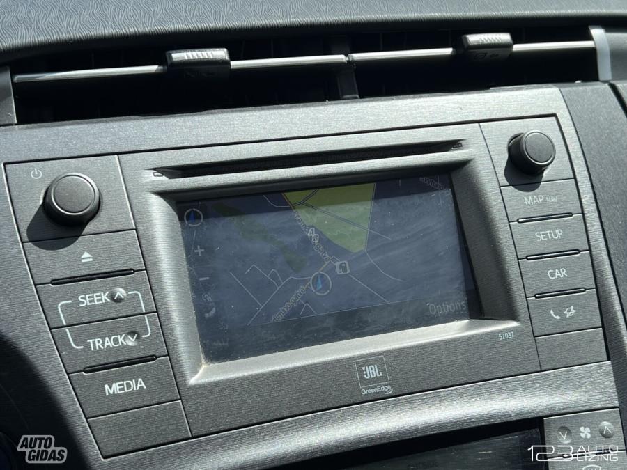 Toyota Prius 2013 in Taurage, with an engine capacity of 1.80 L and mileage of 273 thousand km for 7600 €, photo 19 on AUTOMOTO.COM.LV