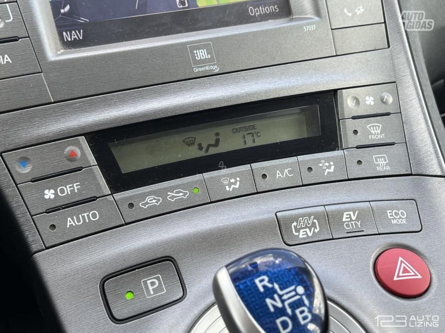 Toyota Prius 2013 in Taurage, with an engine capacity of 1.80 L and mileage of 273 thousand km for 7600 €, photo 21 on AUTOMOTO.COM.LV