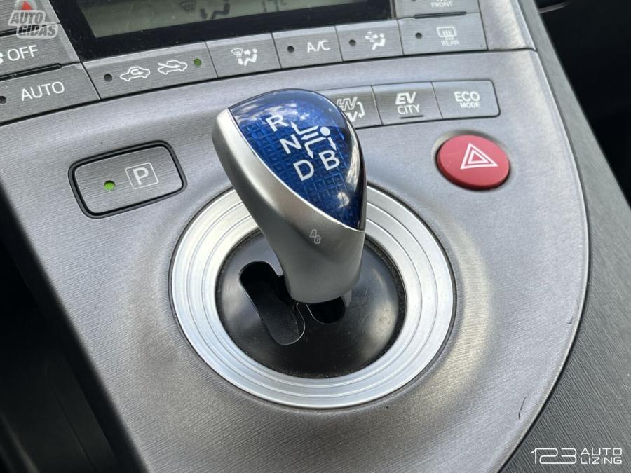Toyota Prius 2013 in Taurage, with an engine capacity of 1.80 L and mileage of 273 thousand km for 7600 €, photo 22 on AUTOMOTO.COM.LV