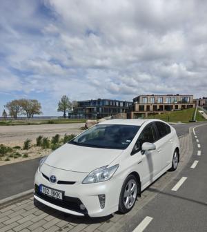 Toyota Prius 2013 Tallina, ar dzinēja tilpumu 1.80 L un nobraukumu 169 tūkst. km par 9000 €, foto 4 vietnē AUTOMOTO.COM.LV