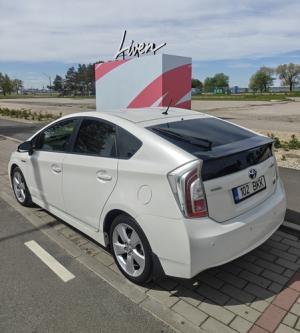 Toyota Prius 2013 Tallina, ar dzinēja tilpumu 1.80 L un nobraukumu 169 tūkst. km par 9000 €, foto 5 vietnē AUTOMOTO.COM.LV