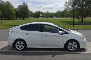 Toyota Prius 2013 Tallina, ar dzinēja tilpumu 1.80 L un nobraukumu 169 tūkst. km par 9000 €, foto 8 vietnē AUTOMOTO.COM.LV