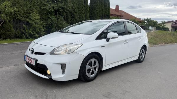 Toyota Prius 2013 in Vilnius, with an engine capacity of 1.80 L and mileage of 305 thousand km for 4950 €, photo 2 on AUTOMOTO.COM.LV