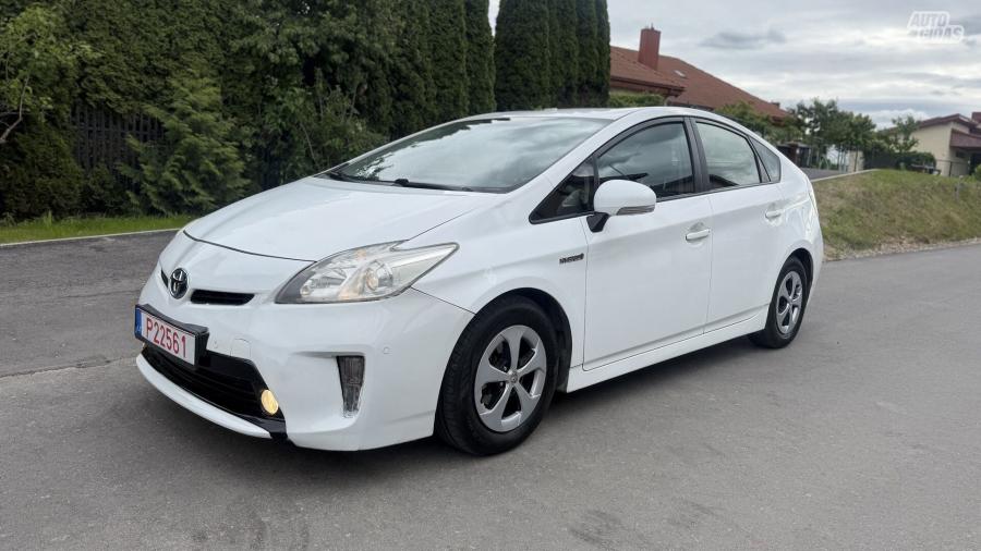 Toyota Prius 2013 Viļņa, ar dzinēja tilpumu 1.80 L un nobraukumu 305 tūkst. km par 4950 €, foto 3 vietnē AUTOMOTO.COM.LV