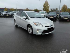 Toyota Prius 2013 in Vilnius, with an engine capacity of 1.80 L and mileage of 276 thousand km for 5900 €, photo 3 on AUTOMOTO.COM.LV
