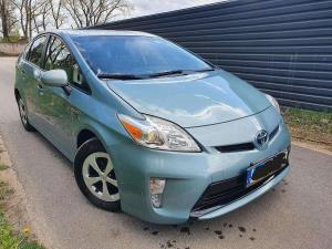 Toyota Prius 2015 Viļņa, ar dzinēja tilpumu 1.80 L un nobraukumu 438 tūkst. km par 6500 €, foto  vietnē AUTOMOTO.COM.LV