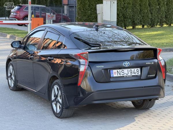 Toyota Prius 2016 in Vilnius, with an engine capacity of 1.80 L and mileage of 175 thousand km for 14000 €, photo 3 on AUTOMOTO.COM.LV